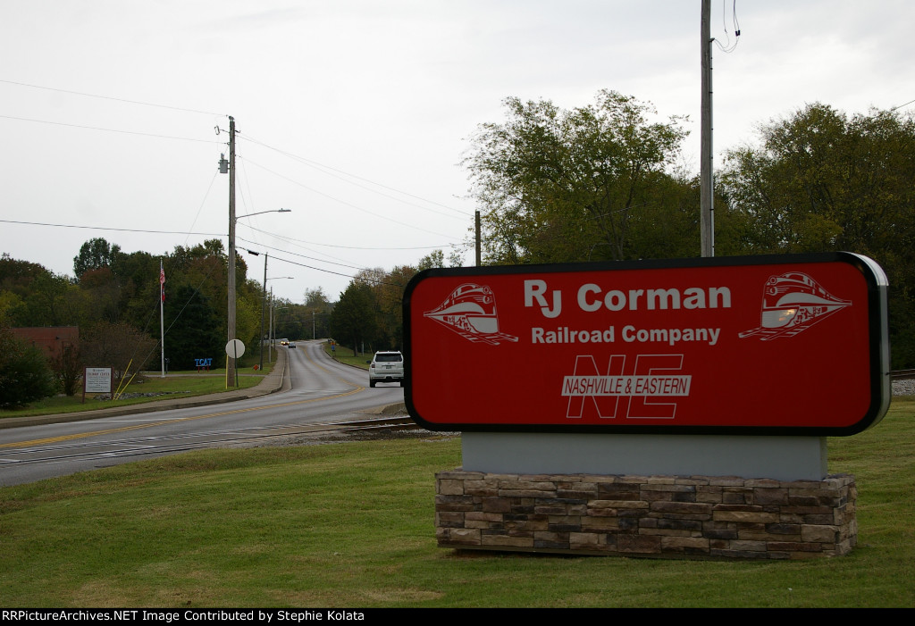 NASHVILLE EASTERN RJ CORMAN SIGN